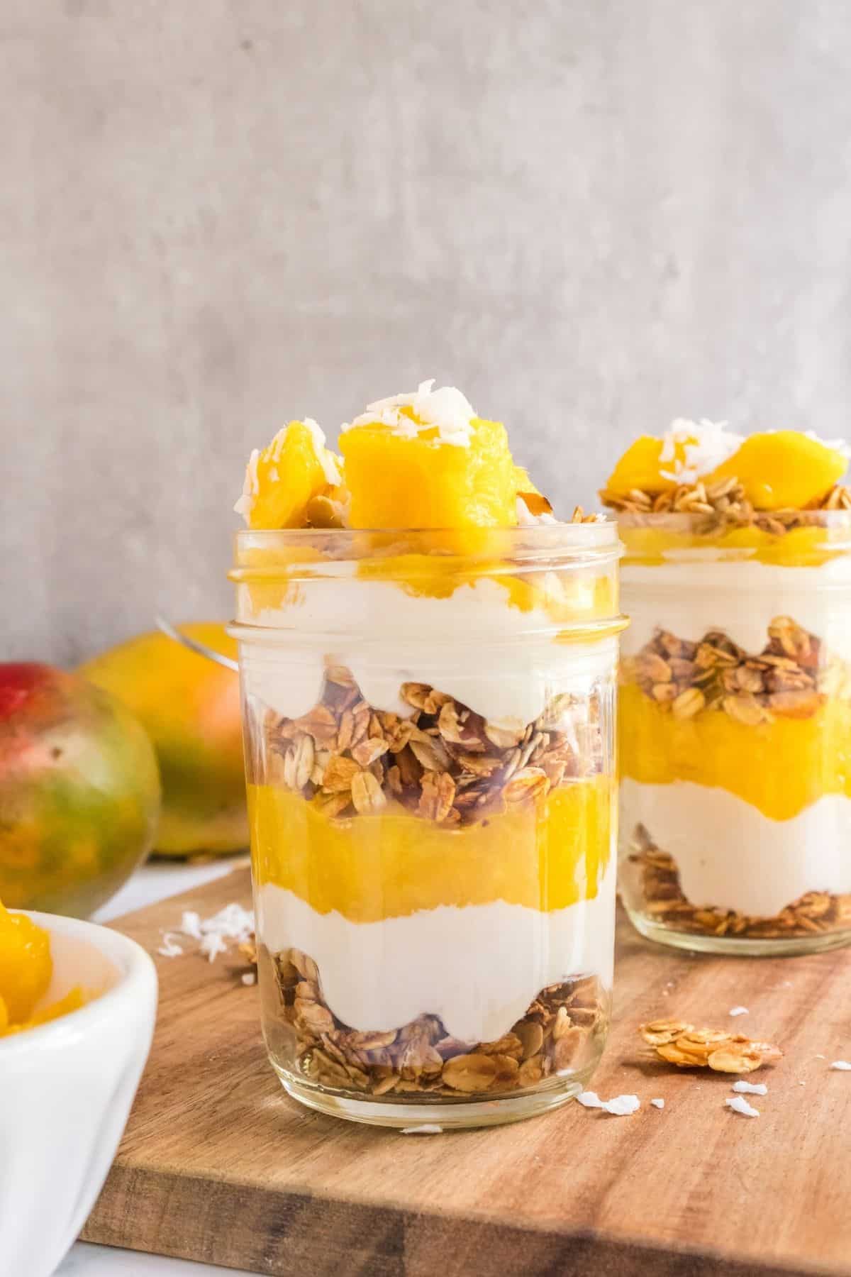 Mango Parfait (5 minutes & vegan)